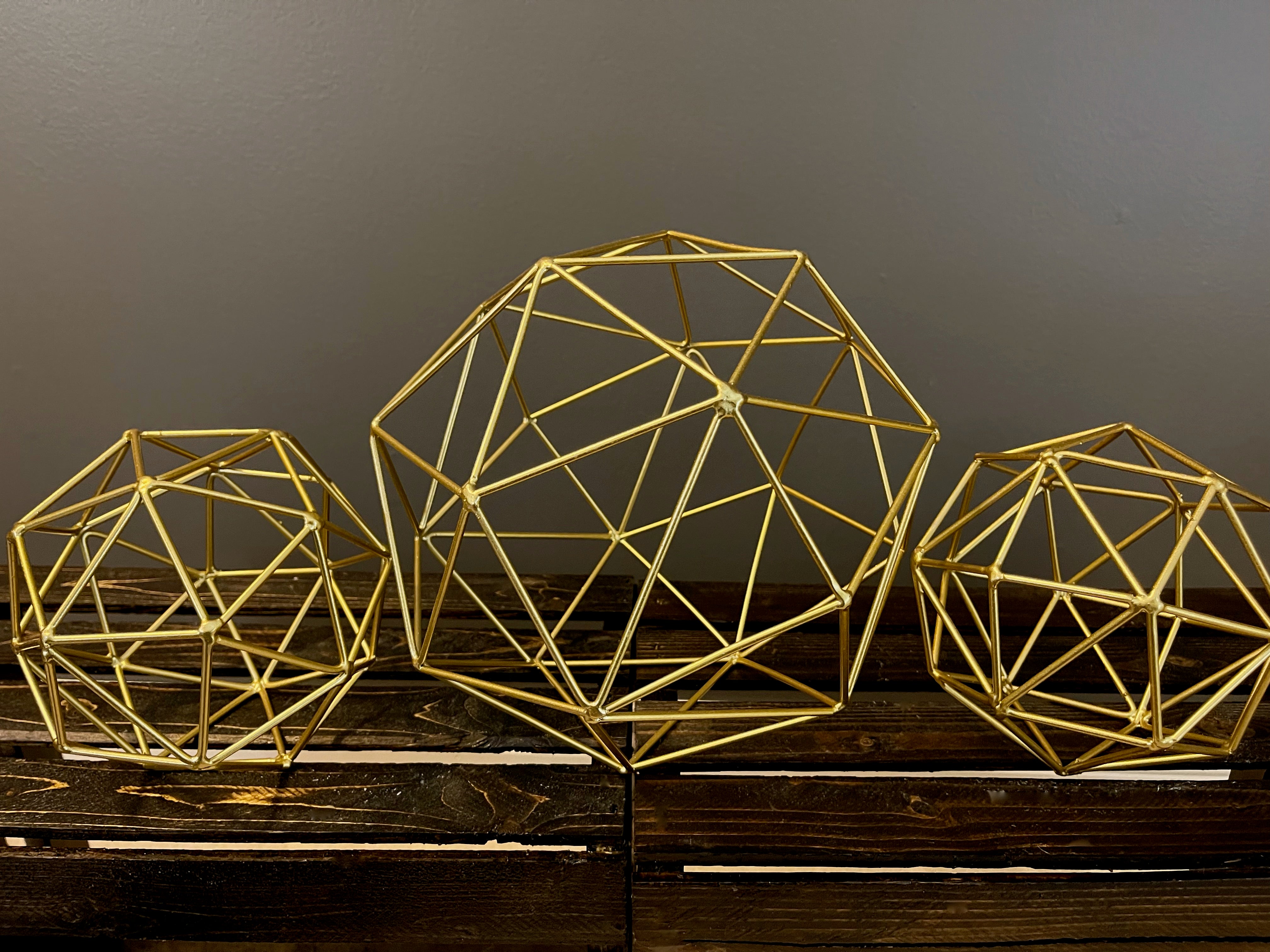 Three Gold Geo balls – RentARose